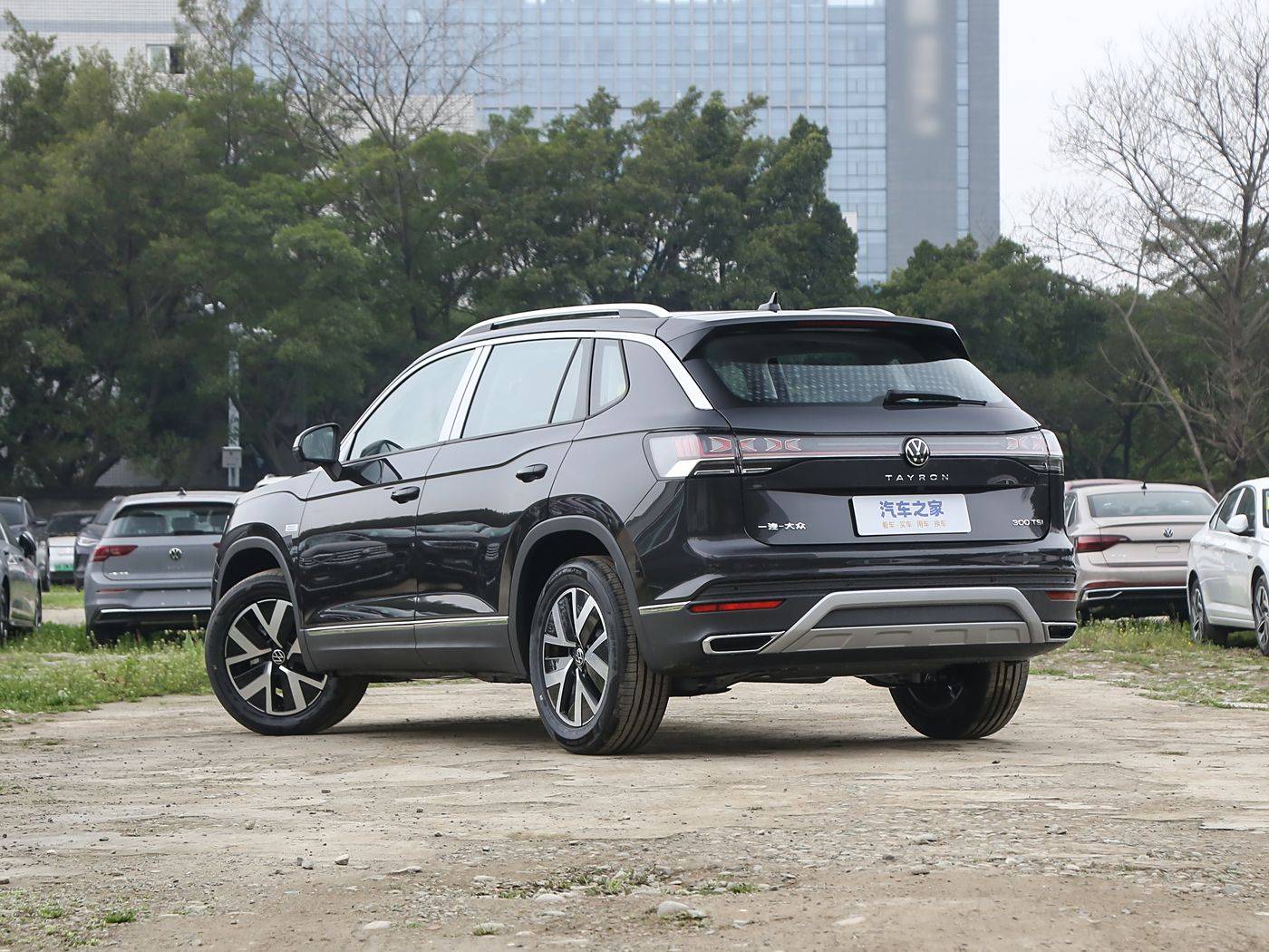 售价19.89万元/1.5T中型SUV 大众探岳众享款入门车型到店_搜狐汽车_搜狐网