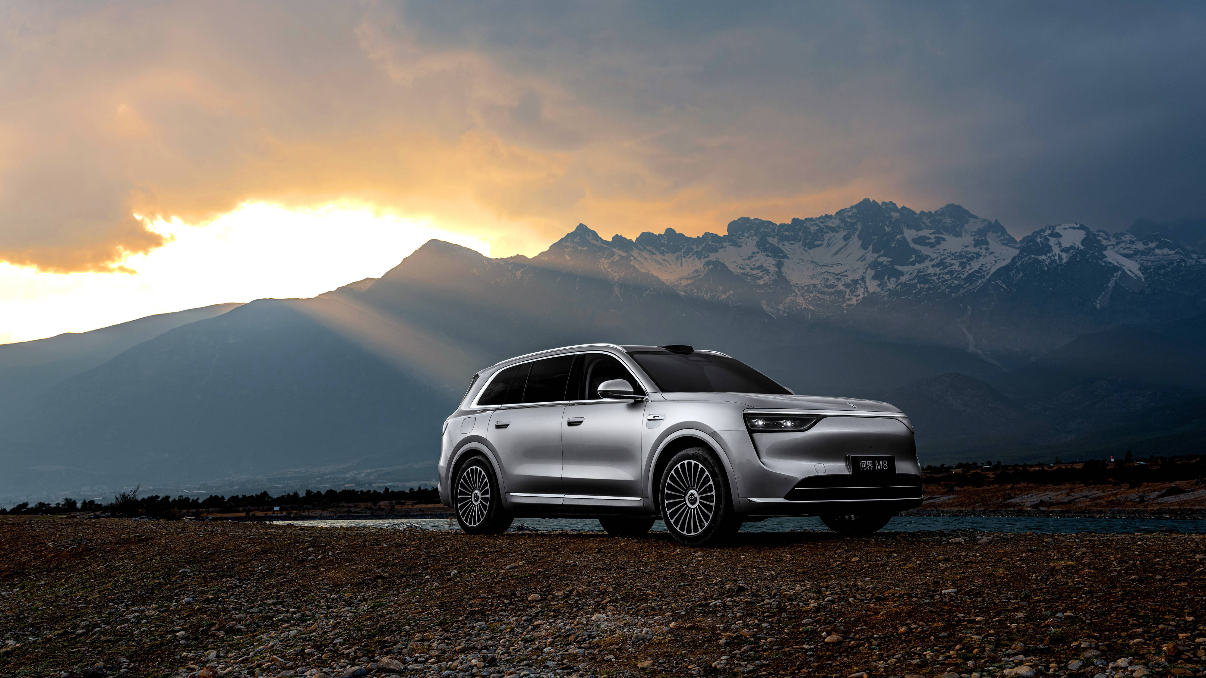 40万级车型销冠！问界M8豪华家用SUV当红之选_搜狐汽车_搜狐网