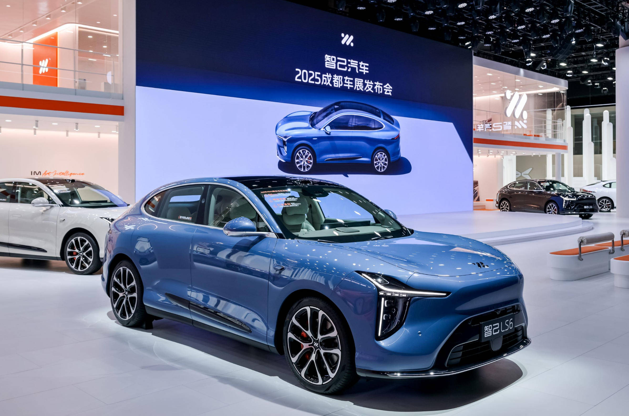 订单破48000台！新一代智己LS6预售20.99万起！加入800V增程_搜狐汽车_搜狐网