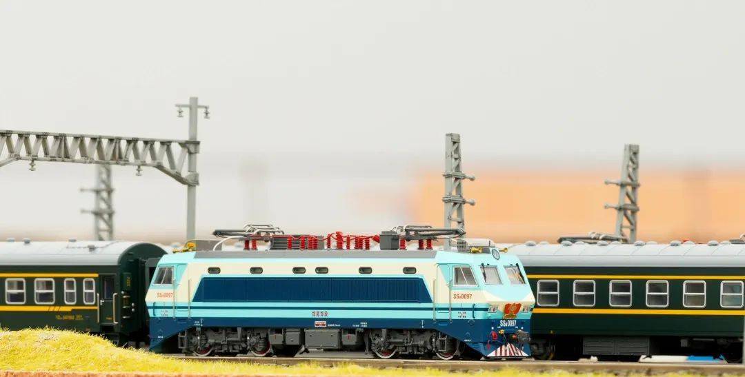 中车文创与长鸣联合开发的首款火车模型SS8上线，被抢购一空_搜狐汽车_搜狐网