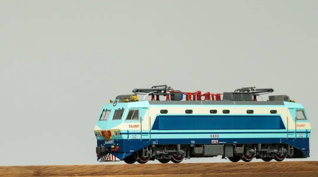 中车文创与长鸣联合开发的首款火车模型SS8上线，被抢购一空_搜狐汽车_搜狐网