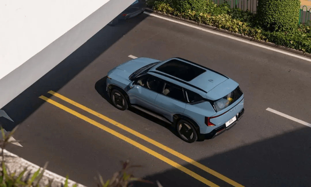 合资纯电SUV再迎“黑马”， 起亚EV5 720长续航版续航超700km！_搜狐汽车_搜狐网