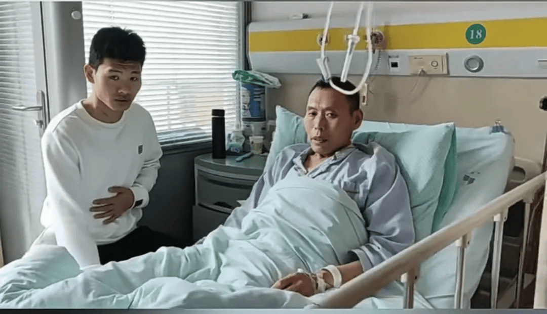 新乡大学生割肝救父！忍痛放弃一生梦想……_父亲_肝脏_移植