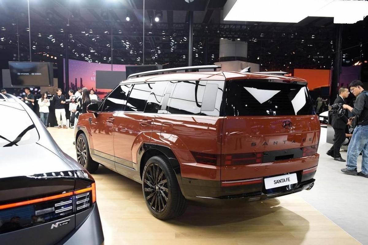 全新现代胜达即将入华，C柱可攀爬，配2.5T+8AT动力，爆款稳了？_搜狐汽车_搜狐网