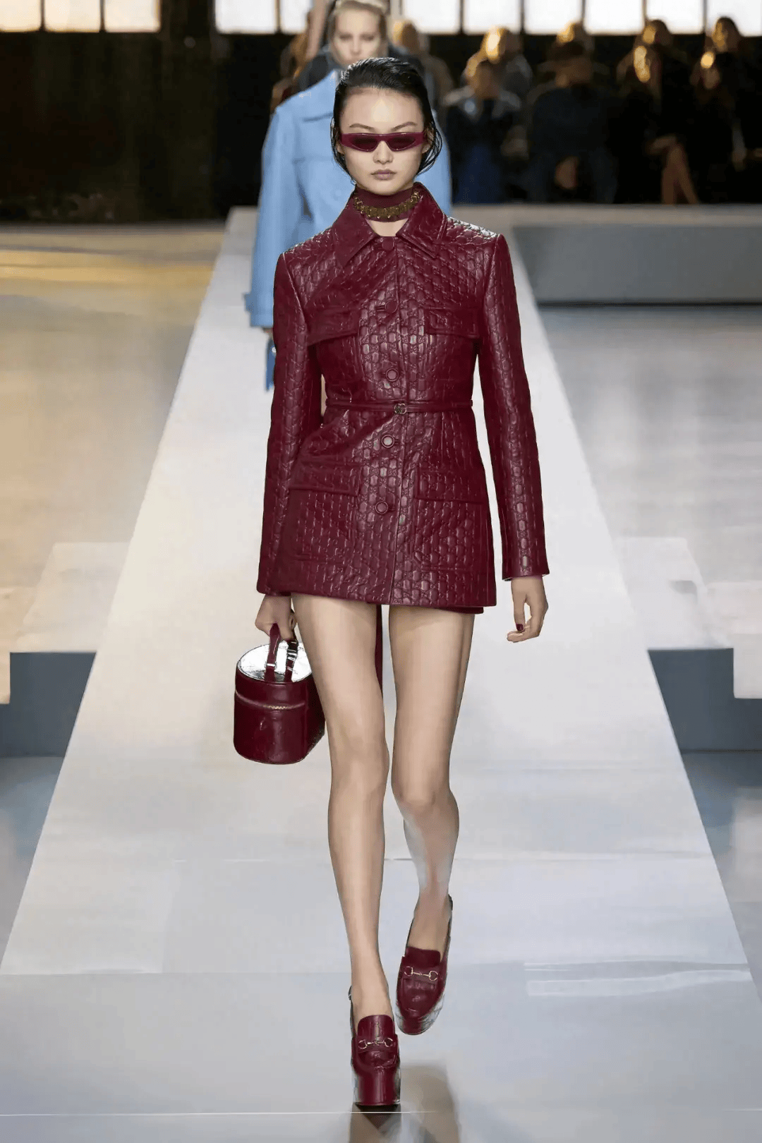 2024 年流行色，少不了 GUCCI 安可拉红_Gucci_红色_外套