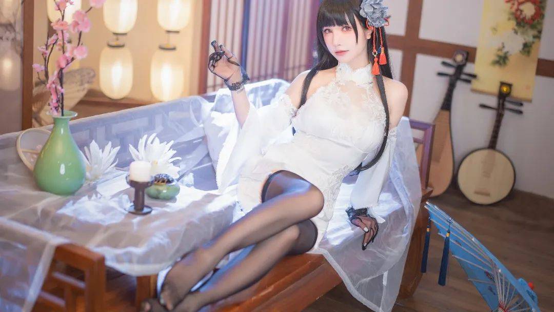 Cosplay丨逸仙改造后的新旗袍yyds，烟雾缭绕中她眉梢和眼角被桃花偷偷亲吻_禾儿_航线_匣子
