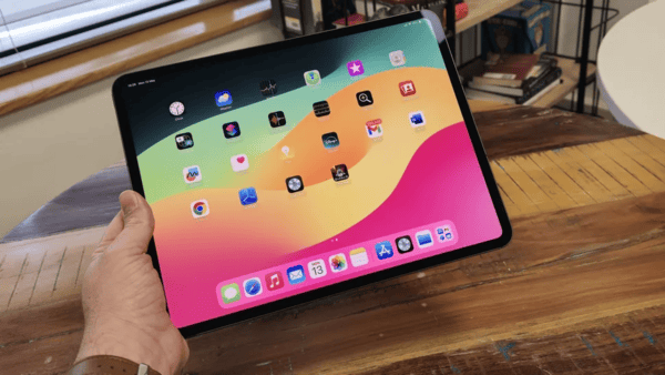iPad Pro全面领先Surface Pro：屏幕更强性能更好_亮度_结果显示_方面