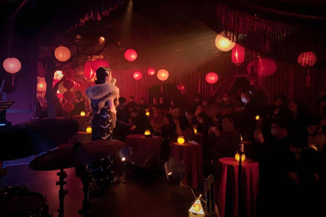 城市表情：原创沉浸式戏剧在上海的空间解码与话语探索_观众_媒介_历史