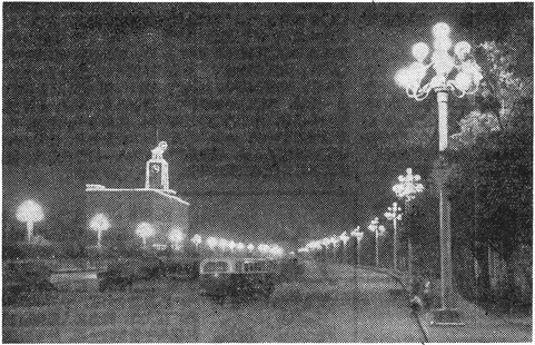 华灯鉴来路｜长安街上的华灯，有多少颗？_天安门_陈春光_灯球