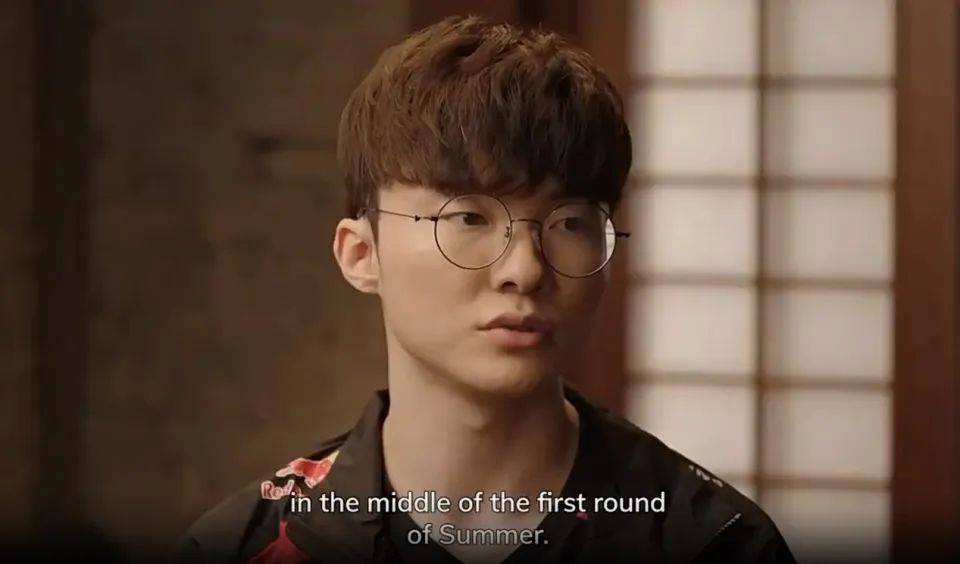 T1传出坏消息，Faker手伤疑似复发，粉丝见面会中，难以完成签名_比赛_世界_版本