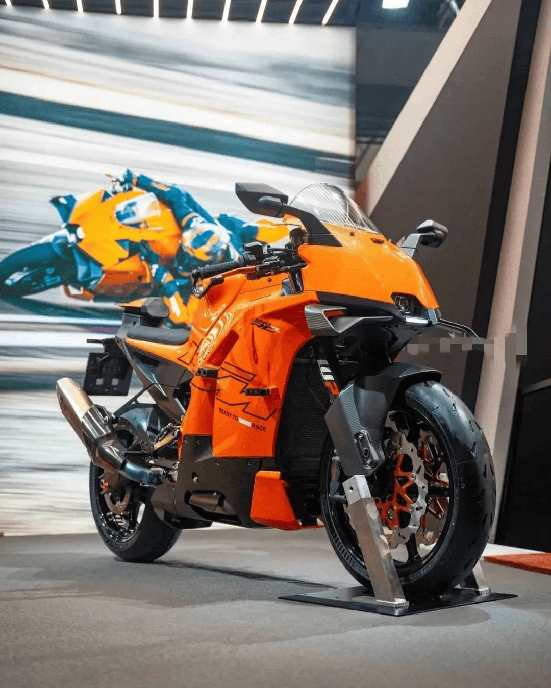 米兰车展 2024 EICMA ｜ KTM SVELA 990 RC R 新车亮相_搜狐汽车_搜狐网