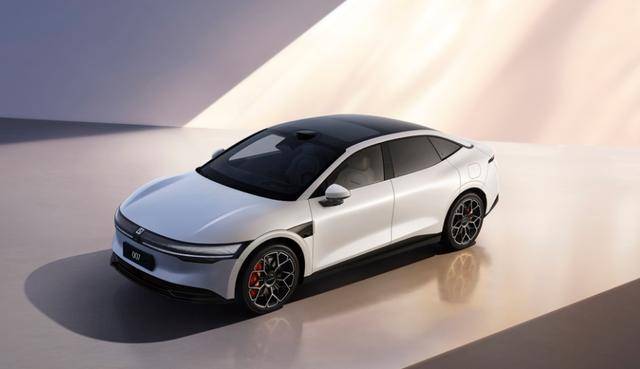 谁才是仪式感之王？2025款极氪007、智己L6、Model 3大PK_搜狐汽车_搜狐网