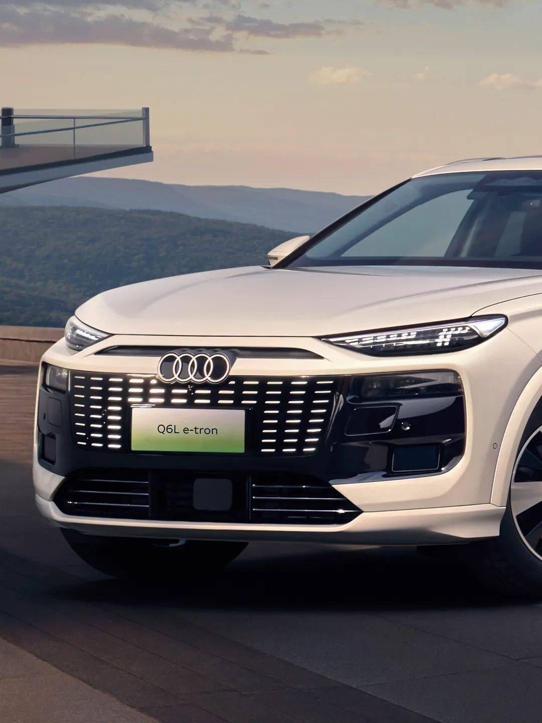 奥迪纯电新篇章：Q6L e-tron家族即将亮相2024广州车展_搜狐汽车_搜狐网