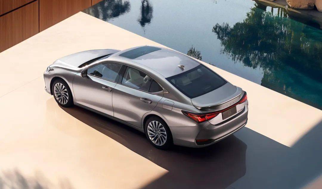 雷克萨斯ES200动力够用吗？新款发布，旧款21万起售值得一看_搜狐汽车_搜狐网