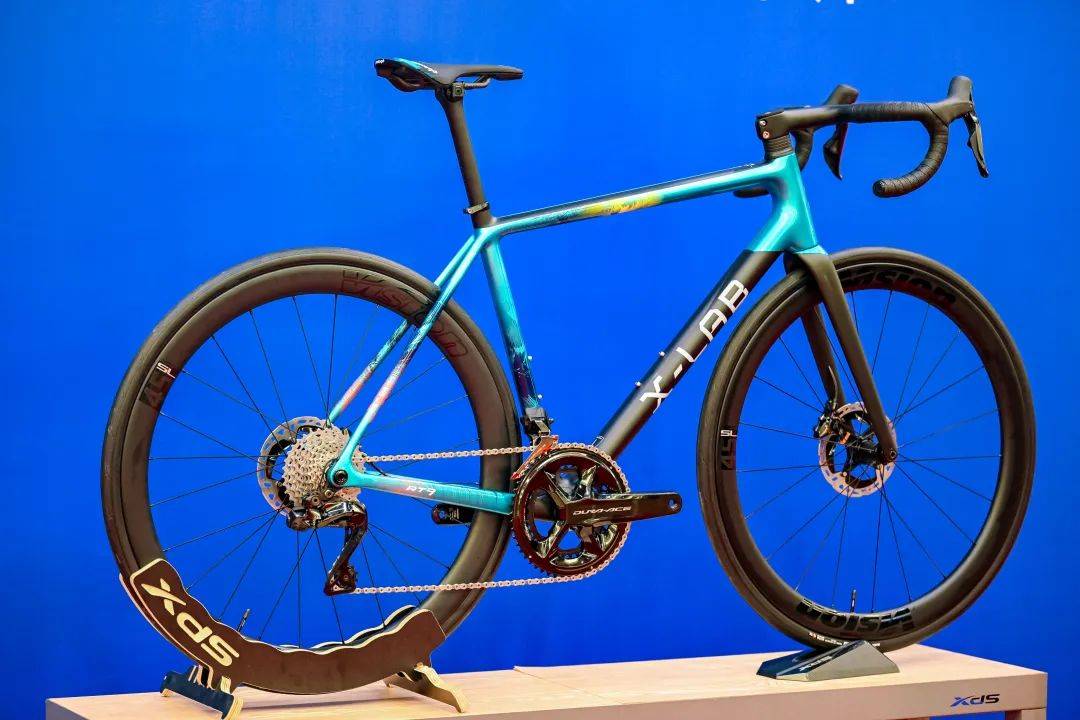 近距离欣赏喜德盛阿斯塔纳车队战车_设计_中国_自行车