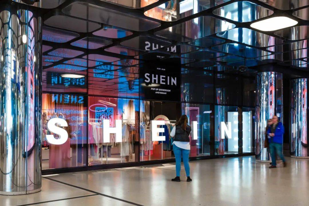 从“小单快反”说起，一场由SHEIN掀起的“绿色龙卷风”_黄亮颇_生产_时尚