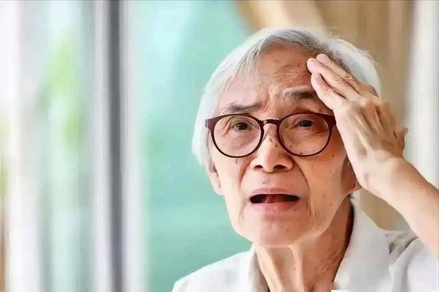 总有人以为少量饮酒无碍健康，实则不然，研究证实喝一滴酒都有害酒精身体细胞