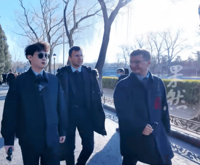 法国男子在上海冒死拍下日军侵华罪证，两子因此被杀！其外孙今带622张照片抵沪_马库斯_外祖父_中国