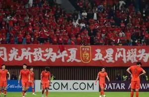 今晚！中国队焦点战，球迷期待，央视官宣转播表：CCTV5直播_中国U22男足_球员_比赛