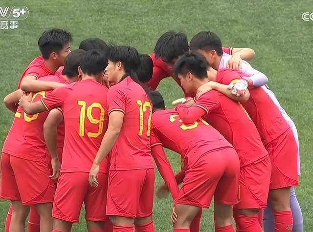 2万球迷狂欢！U22国足赢了：凌空爆射绝杀韩国，年度第1胜_徐彬_陈泽仕_攻势