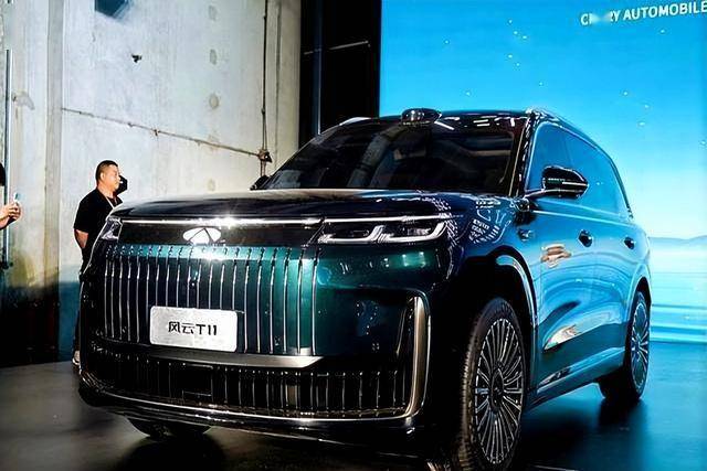 奇瑞对旗舰SUV下手了！风云T11续航破1400km，大尺寸一体屏很特别_搜狐汽车_搜狐网