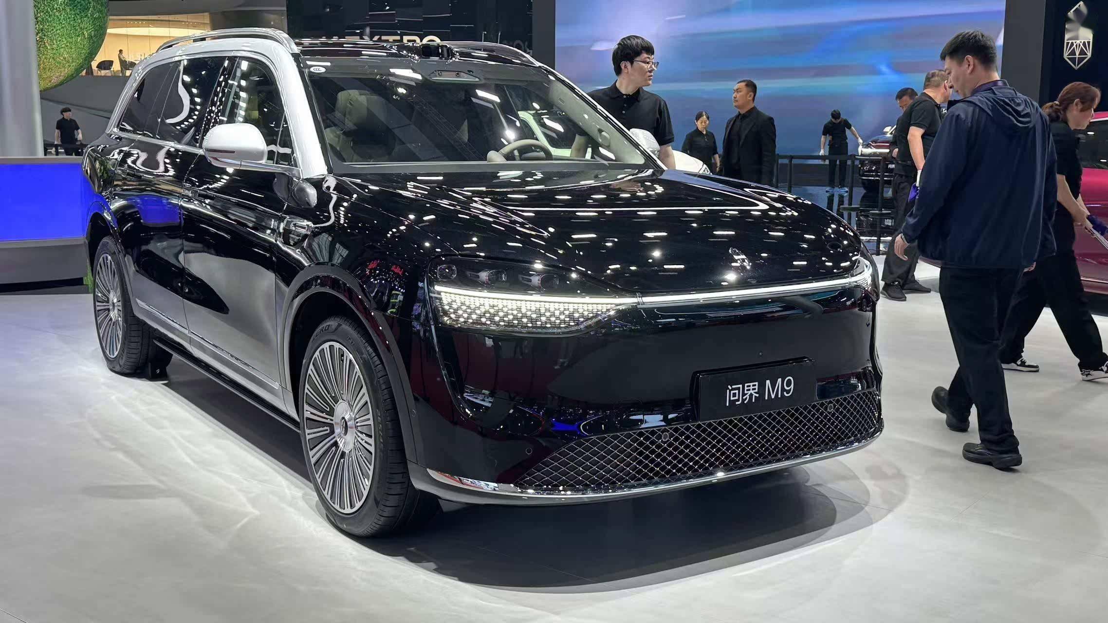 2025上海车展：问界M8、尊界S800领衔 鸿蒙智行品牌旗下多款新车亮相_搜狐汽车_搜狐网