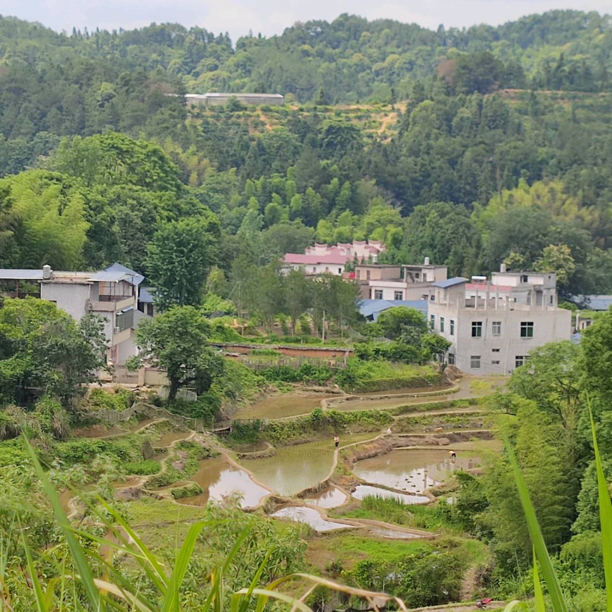 月5000-1w销售精英;武平东门市场房子出租，可做办公室；公司售后人员10名！东大街闲置套房，带家具家电，_推广_工作