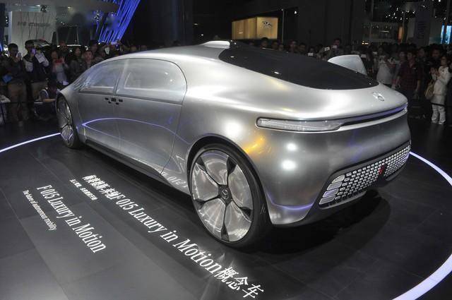 AR-HUD与OLED仪表交互冲突分析：奔驰EQS与智己L6用户体验差异_搜狐汽车_搜狐网