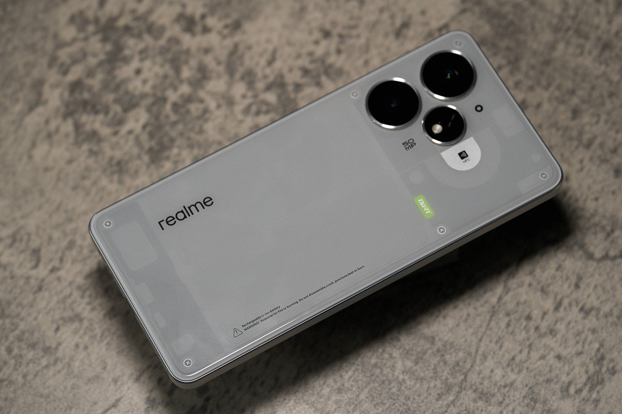 真我 Neo7 Turbo 首发评测：外观新颖，性能有点离谱_小雷_后盖_设计