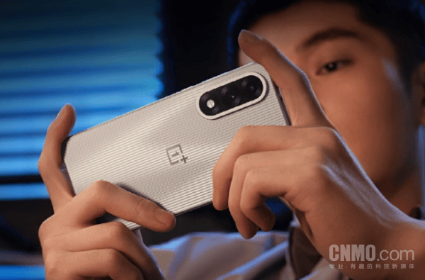 618超值旗舰新选择！一加Ace 5至尊版性能强劲，价格亲民_游戏_散热_核技术