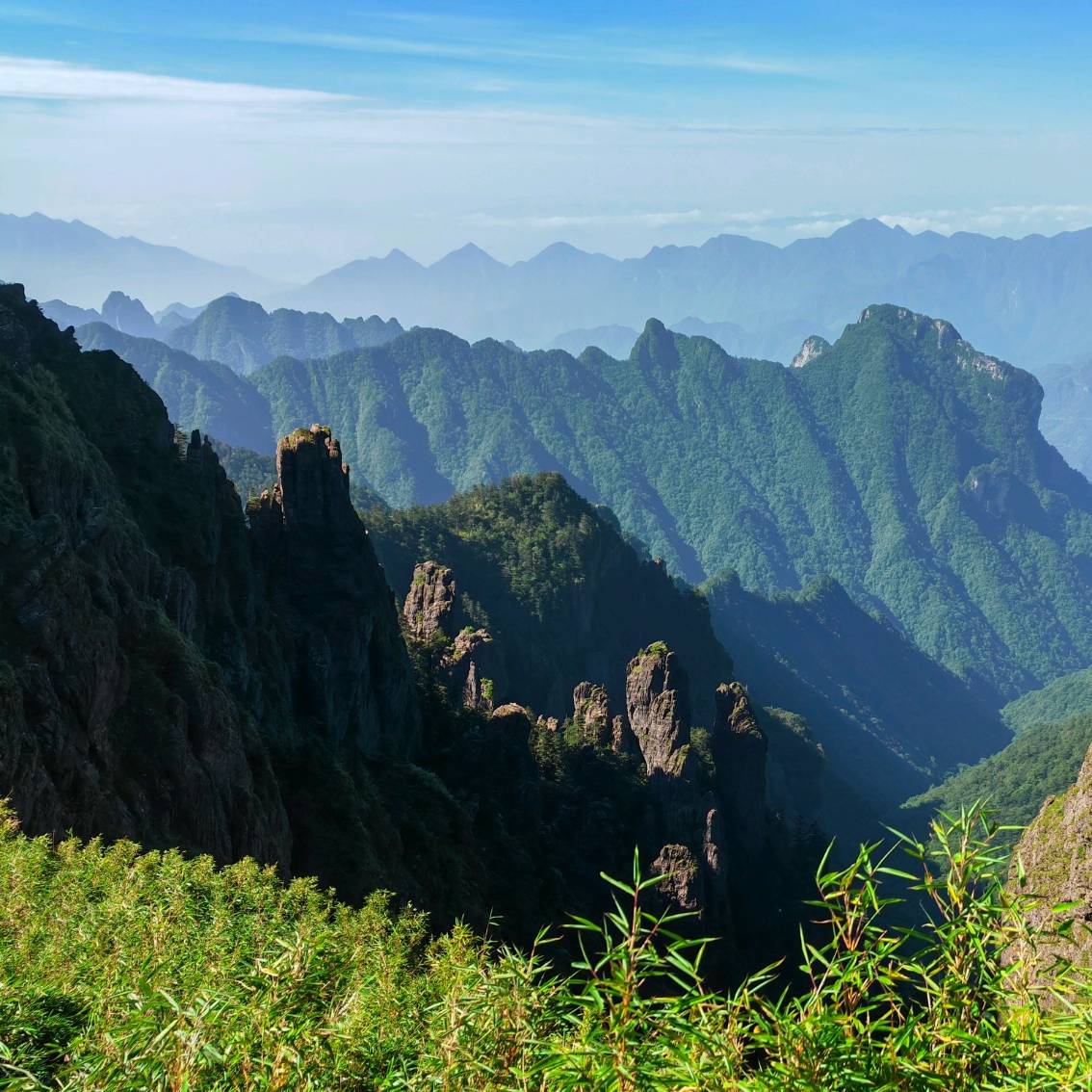 彝族火把节惊现女神级选美冠军，25岁姑娘摘金成焦点_民族_阿苏_文化
