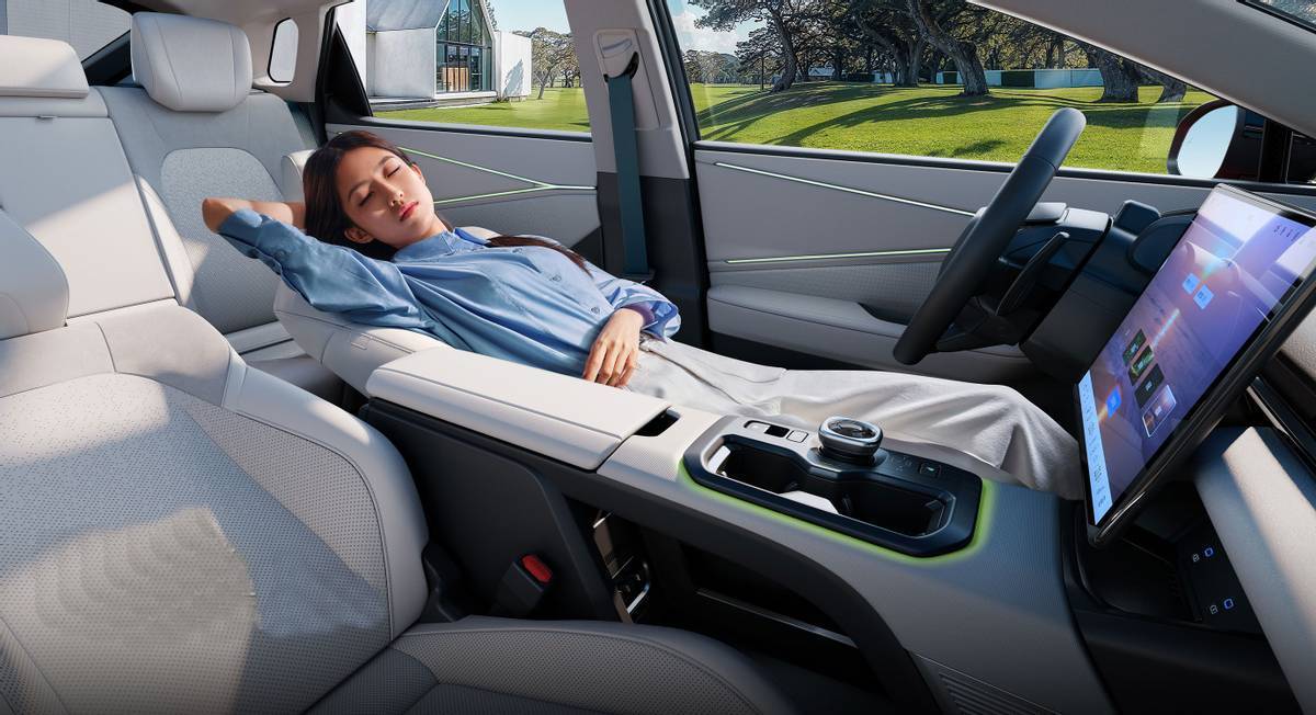 丰田纯电中型SUV bZ5上市，仅售12.98万起，性价比超比亚迪宋L EV？_搜狐汽车_搜狐网