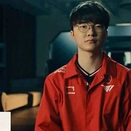 Faker再次发声称赞Uzi：他是一个传奇，听到他退役后，觉得很难过_评价_选手_Bang