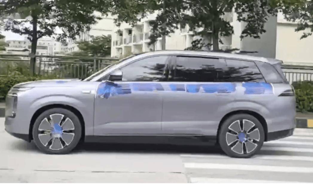 腾势N8L路试照抢先看，车身升级变大，能否与N9共舞大型SUV市场？_搜狐汽车_搜狐网