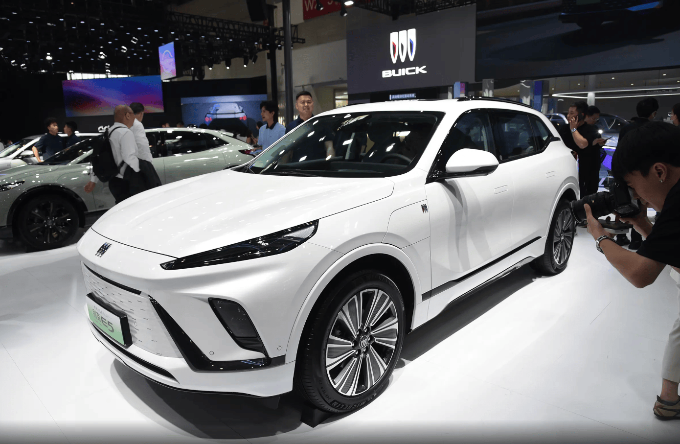 别克E5纯电版14.99万，大尺寸却智驾平平，你会买单吗？_搜狐汽车_搜狐网