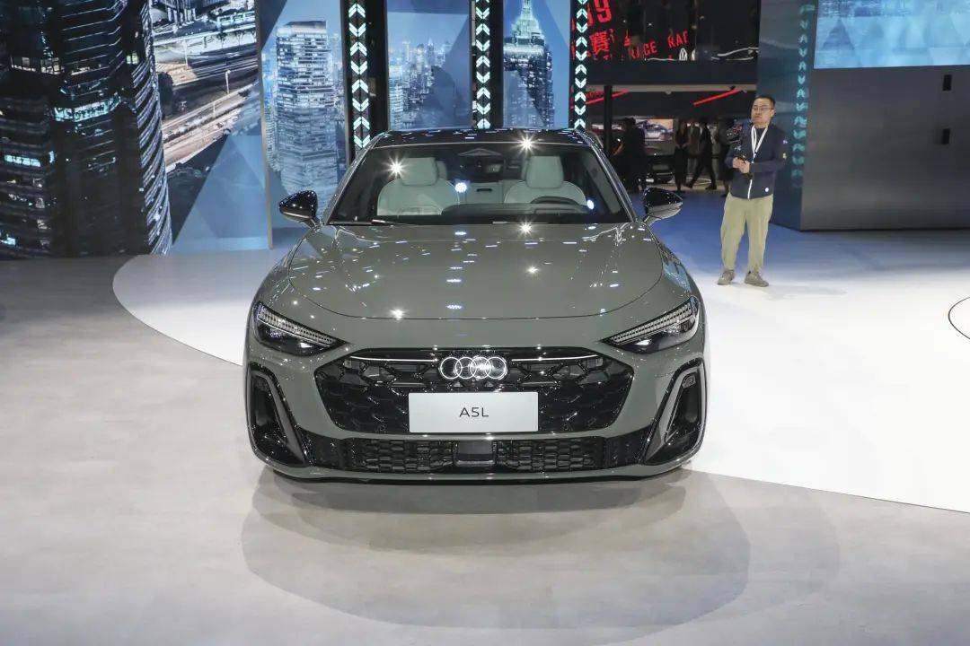 一汽奥迪A5L预售25.68万起，换代A4L首搭华为智驾_搜狐汽车_搜狐网