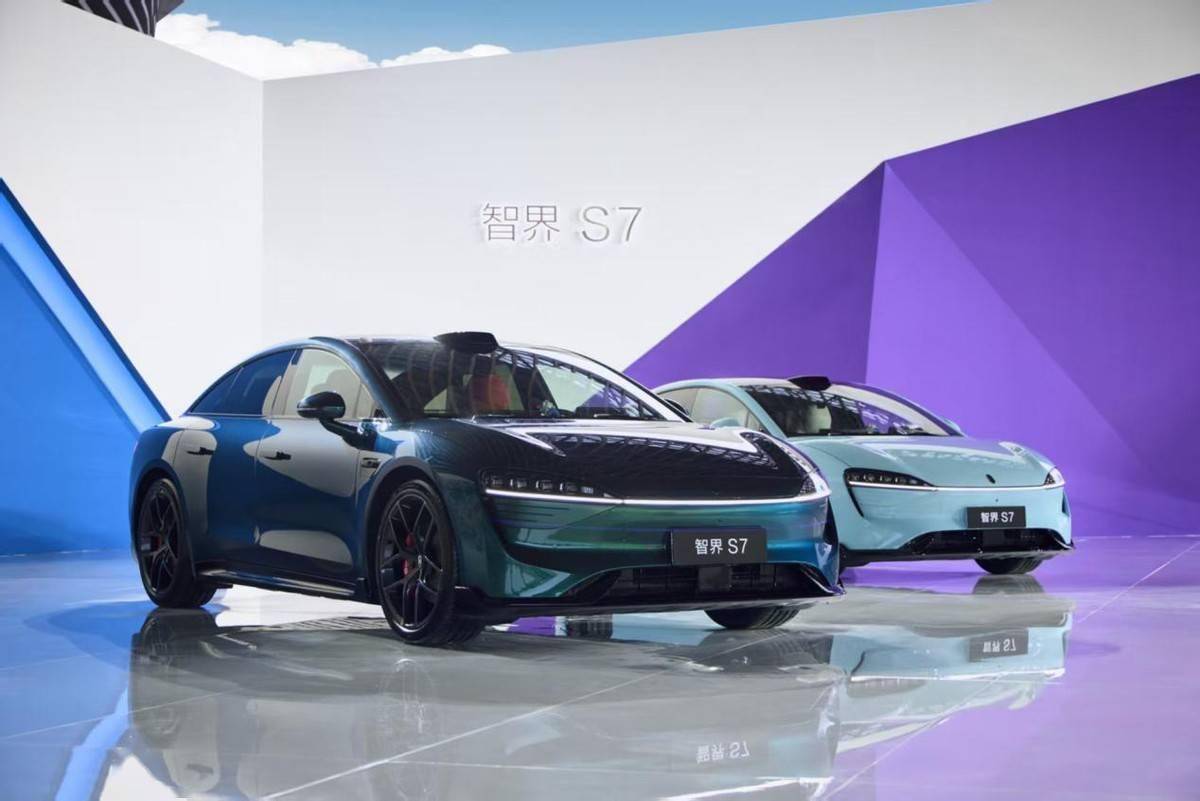 鸿蒙智行新品盛宴：智界R7/S7上市，问界M8纯电版售35.98万起_搜狐汽车_搜狐网