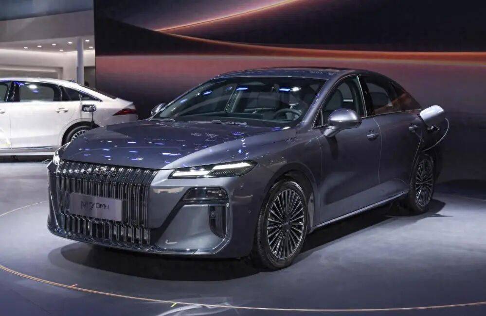 2025成都车展丨荣威M7 DMH预售，9.78万元起_搜狐汽车_搜狐网