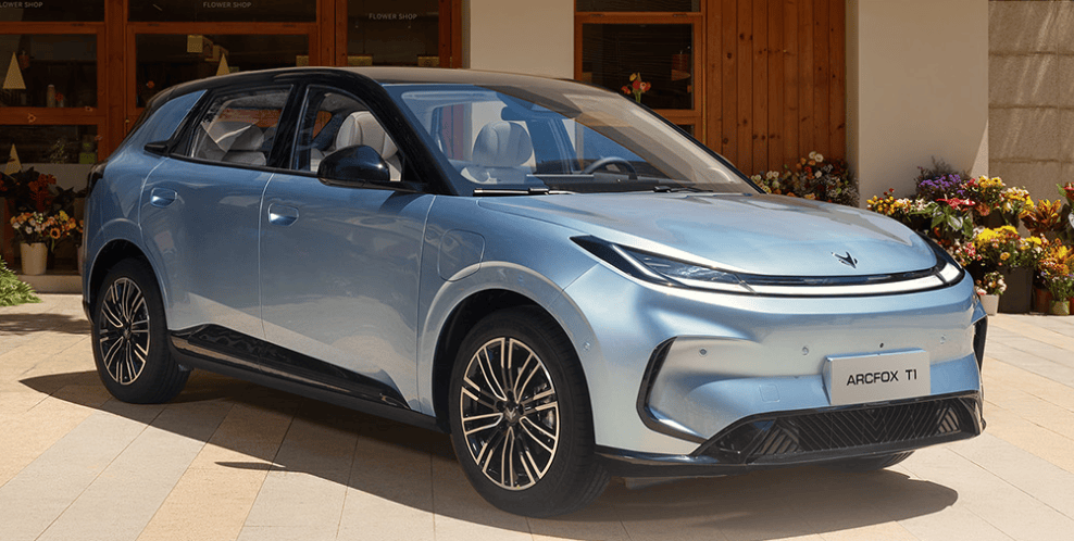 名声虽小，但尺寸最大的A0级小车「极狐T1」_搜狐汽车_搜狐网