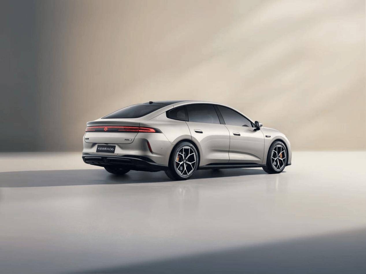 启源A06纯电、增程双动力，800V+6C闪充+激光雷达_搜狐汽车_搜狐网