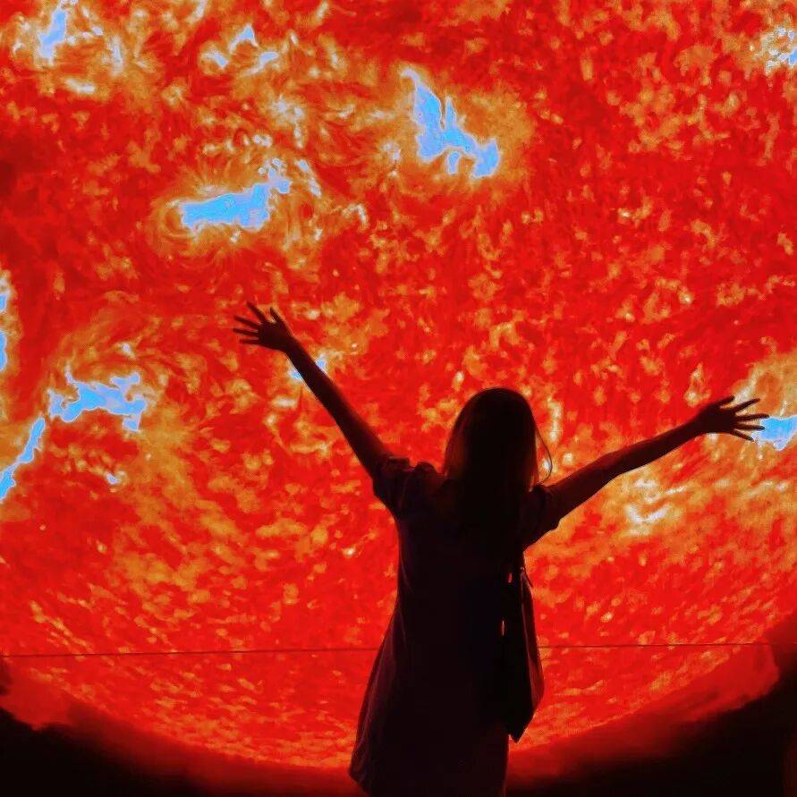 青诉 | “爱你老己” 窥见当代青年的美丽精神状态_年轻人_情绪_关怀