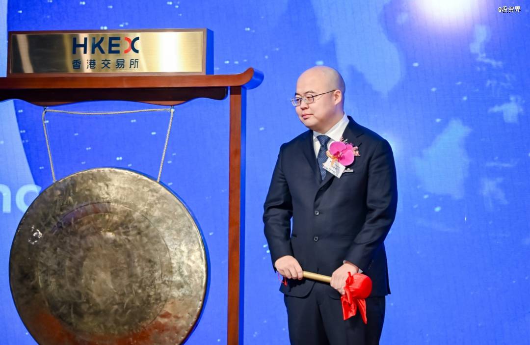 MiniMax市值3000亿，今年新贵诞生了_闫俊杰_模型_股价